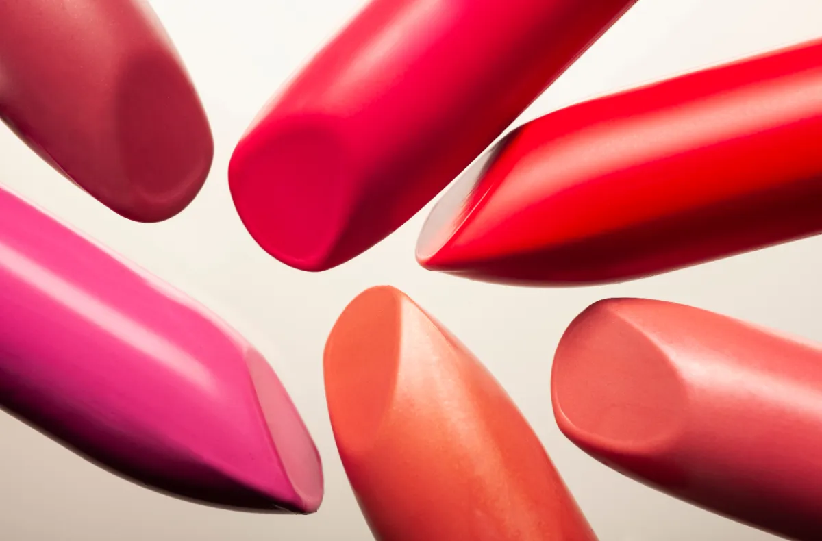 Tendances en matière de rouges à lèvres : les couleurs incontournables ...